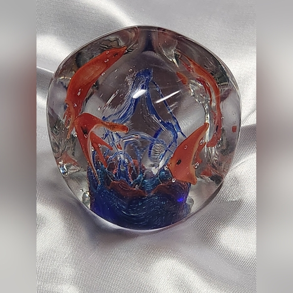 Dynasty Gallery | Office | Dynasty Gallery Art Glass Paperweight Fish ...
